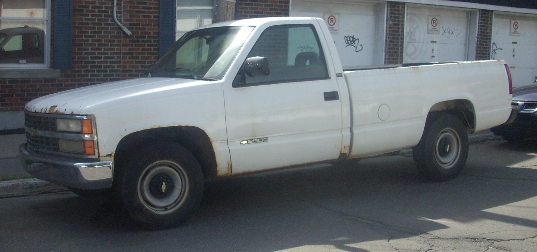 Chevrolet 2500 Regular Cab: Price, Mileage, Features, Specs, Variants ...
